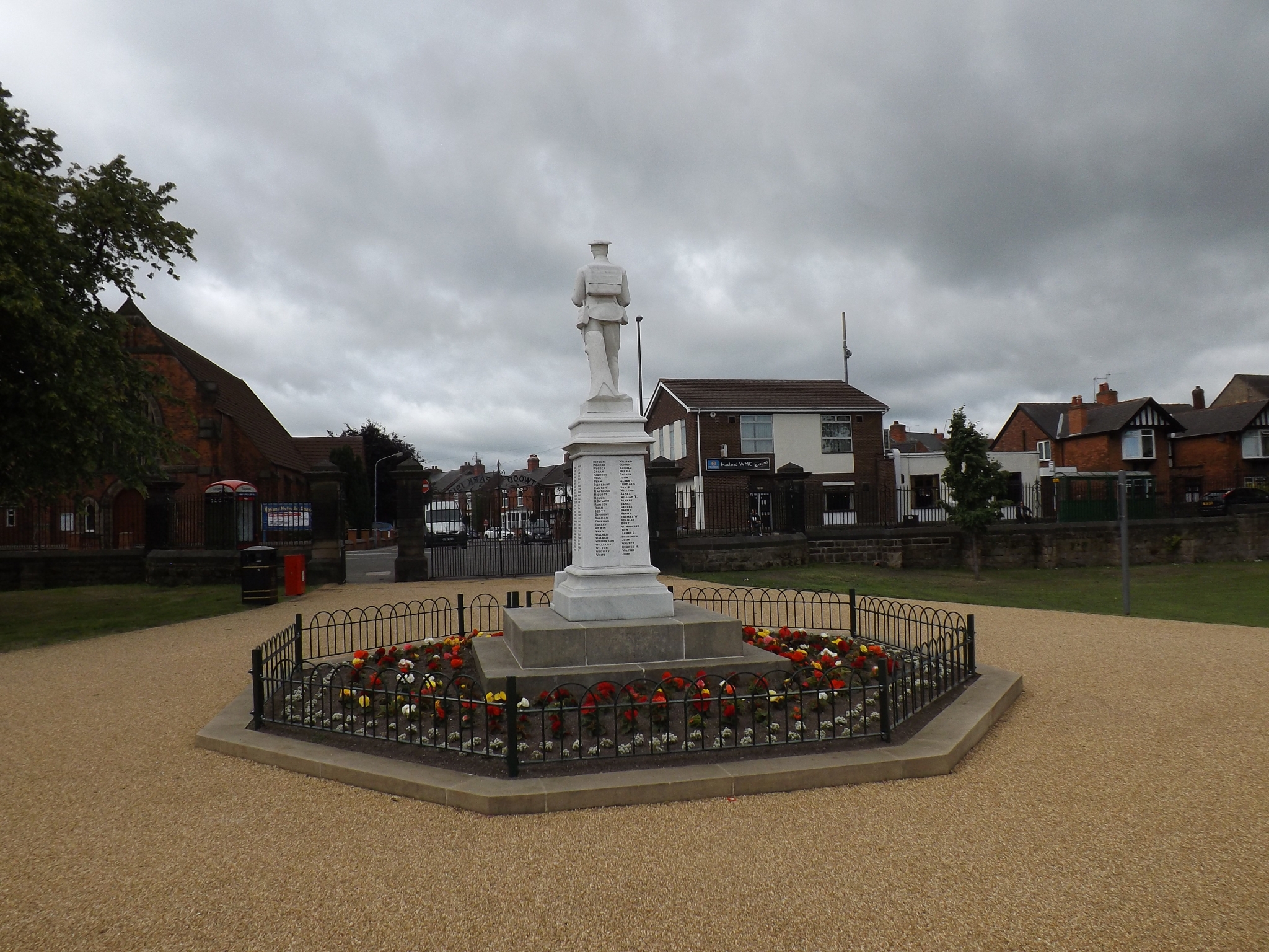 HASLAND - War Memorials Online
